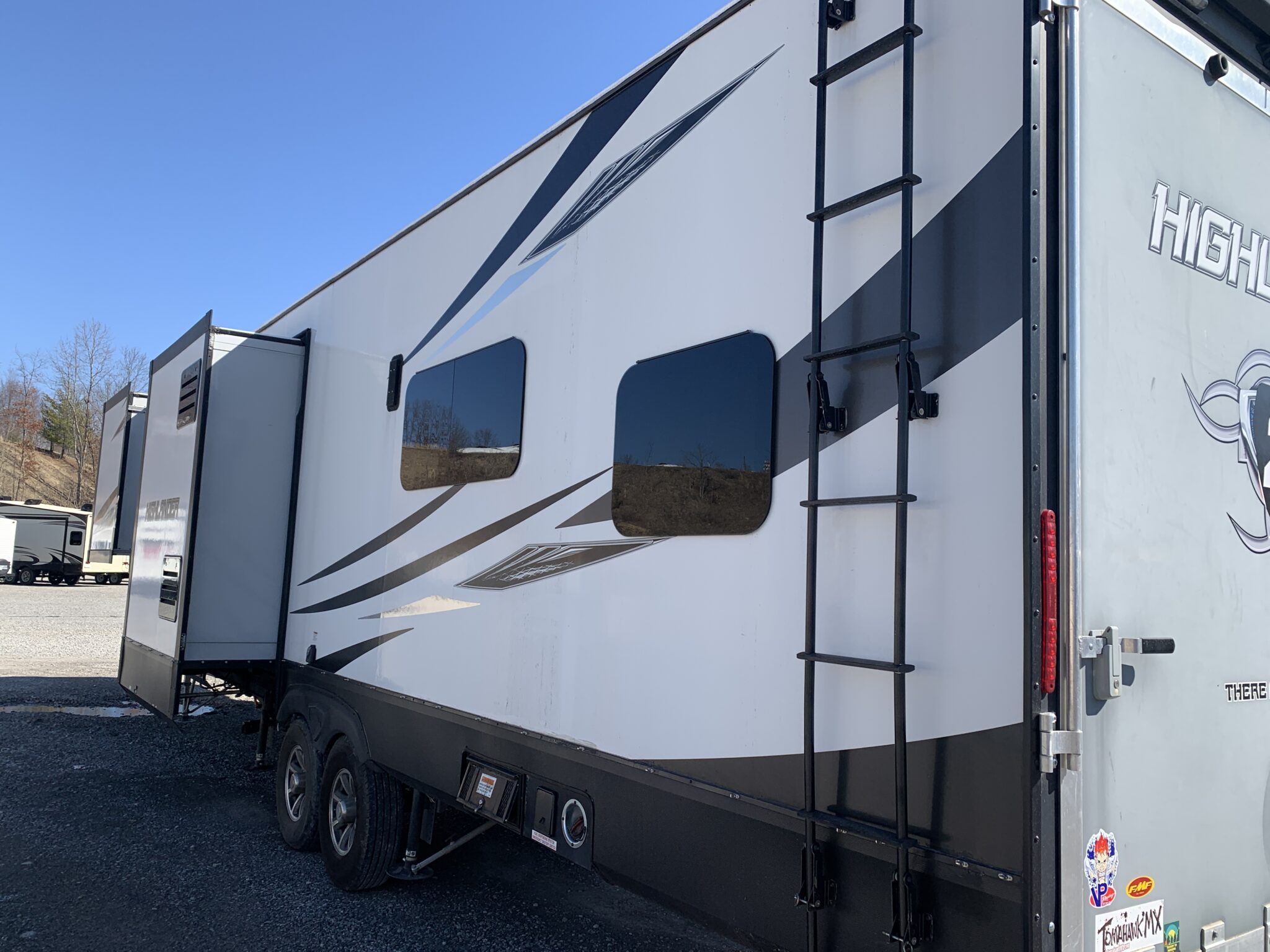 2018 HIGHLAND RIDGE 350H TOY HAULER | Roy's RV Supercenter in West Virginia