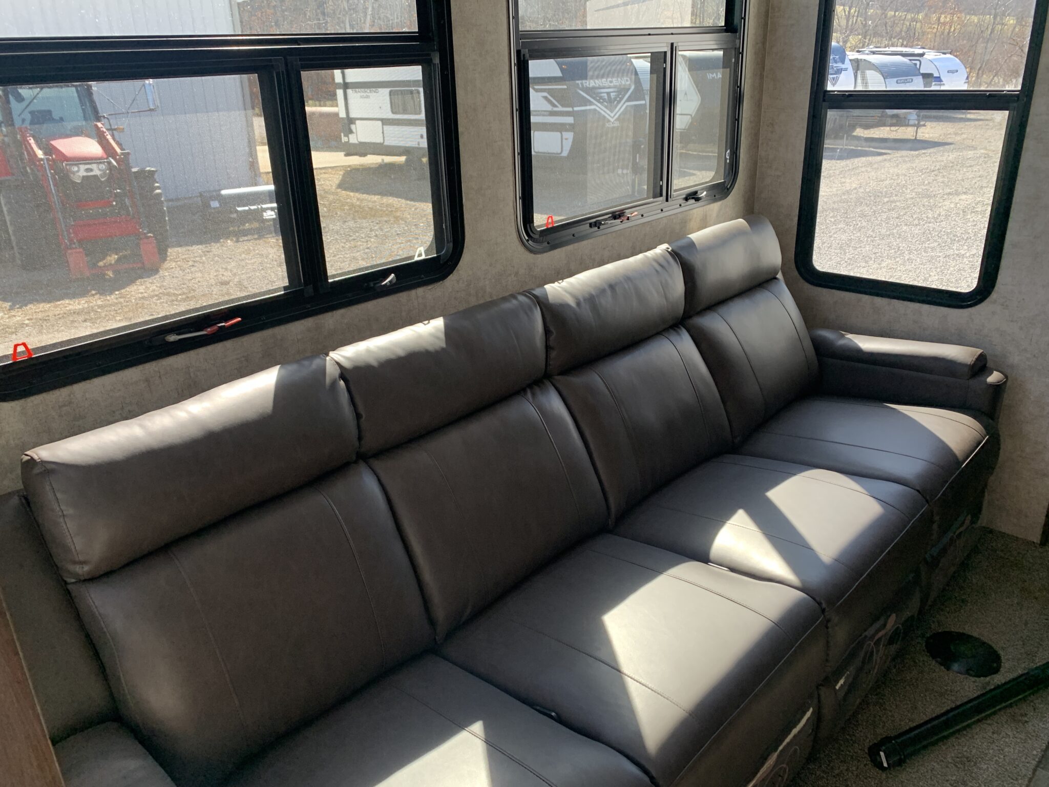 2018 HIGHLAND RIDGE 350H TOY HAULER | Roy's RV Supercenter in West Virginia