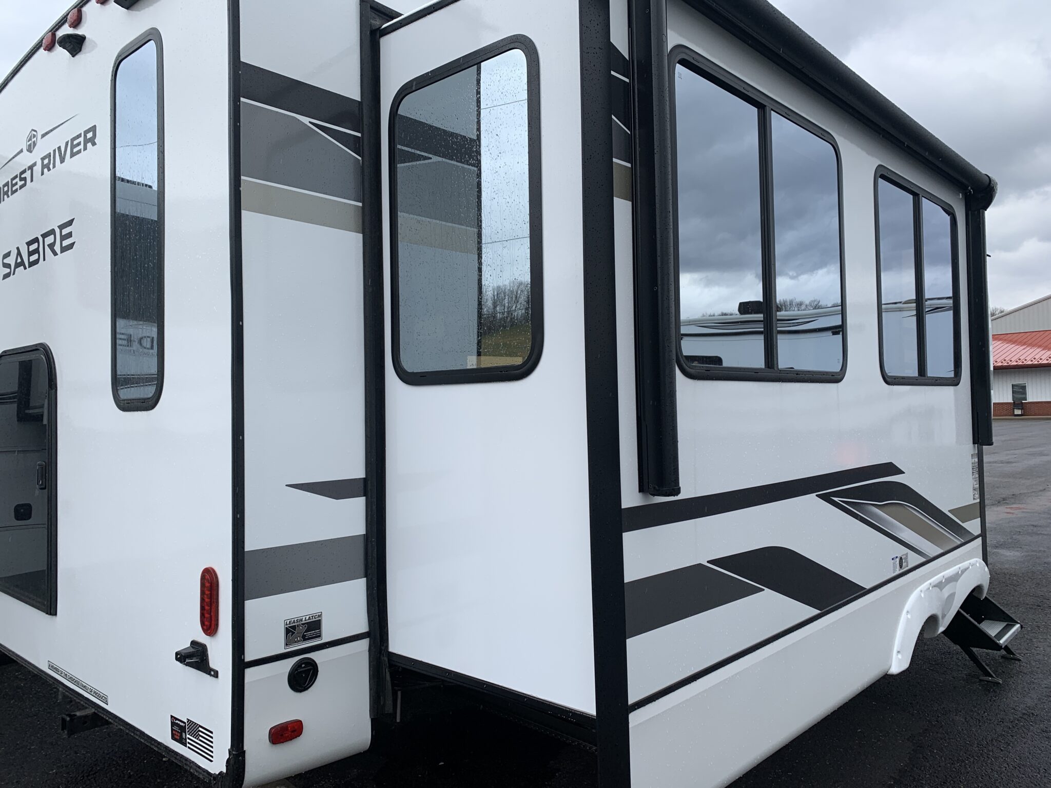 2025 FOREST RIVER SABRE 25RLS 5TH WHEEL | Roy's RV Supercenter in West ...