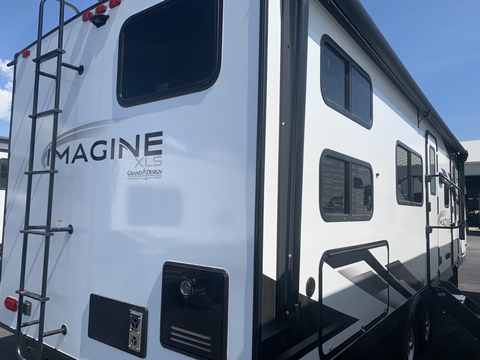 2024 GRAND DESIGN IMAGINE 25DBE | Roy's RV Supercenter in West Virginia