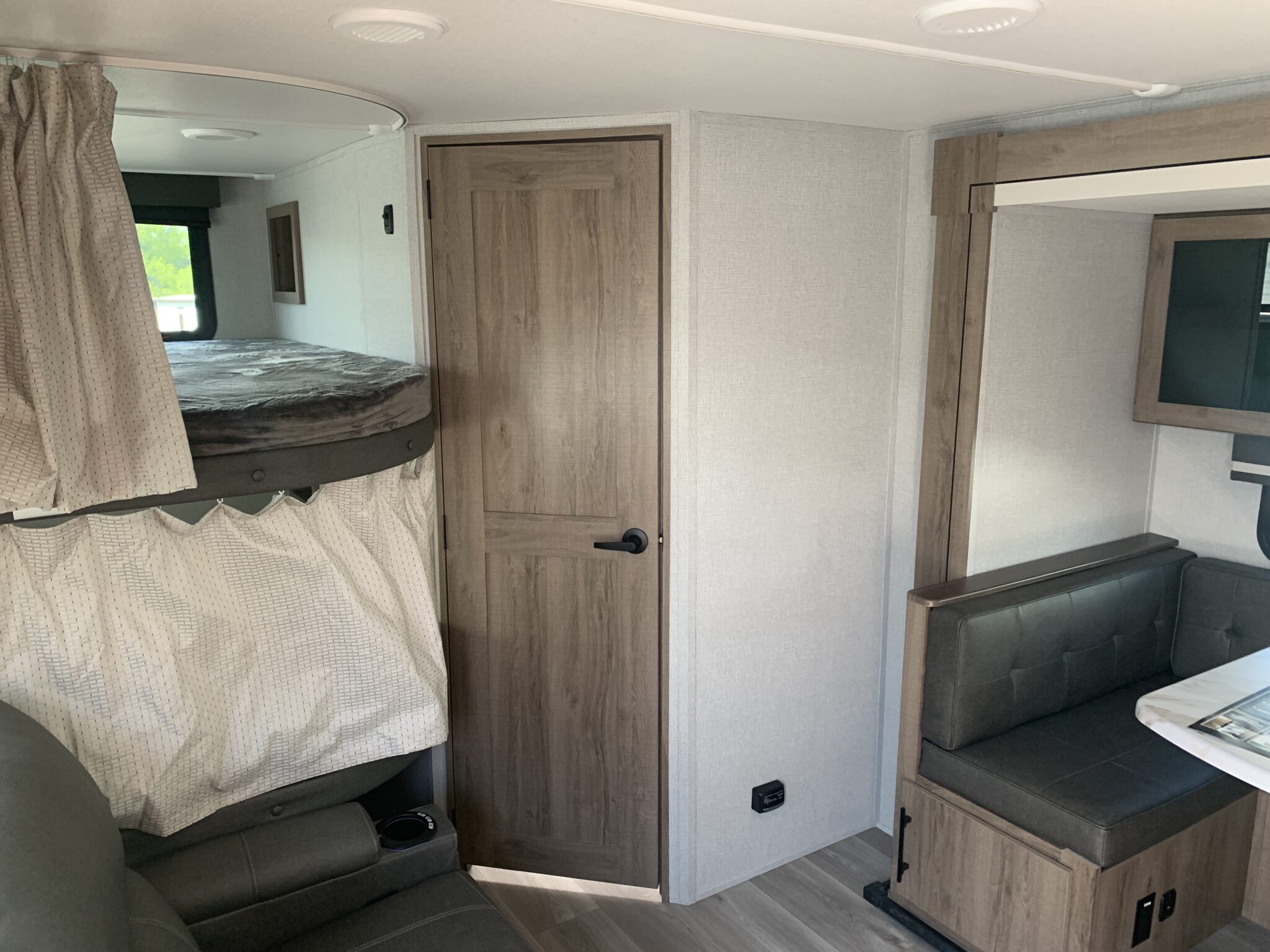 2024 GRAND DESIGN IMAGINE 25DBE | Roy's RV Supercenter in West Virginia