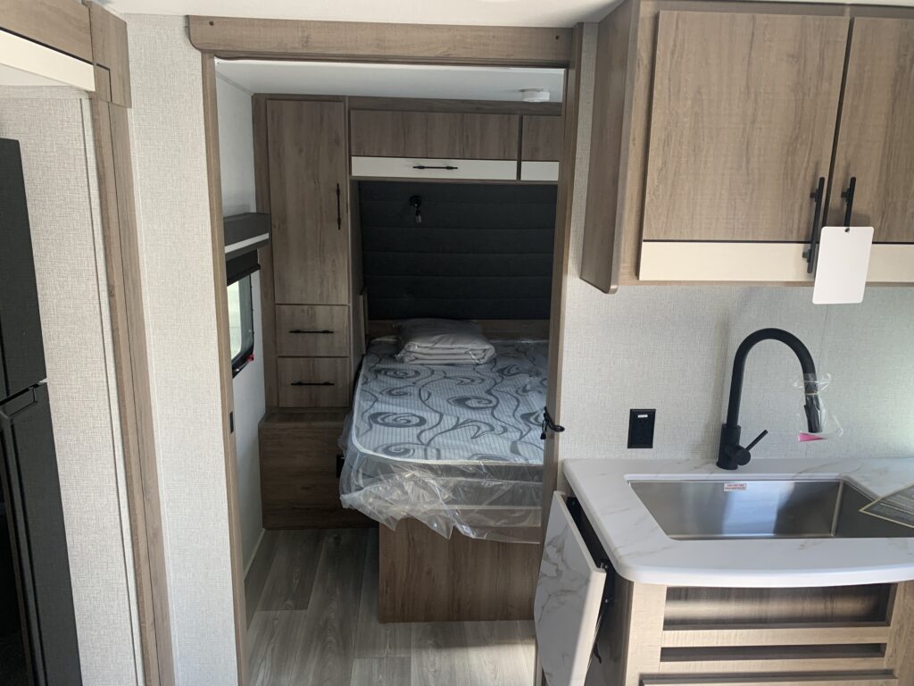 2024 GRAND DESIGN IMAGINE 25DBE | Roy's RV Supercenter in West Virginia