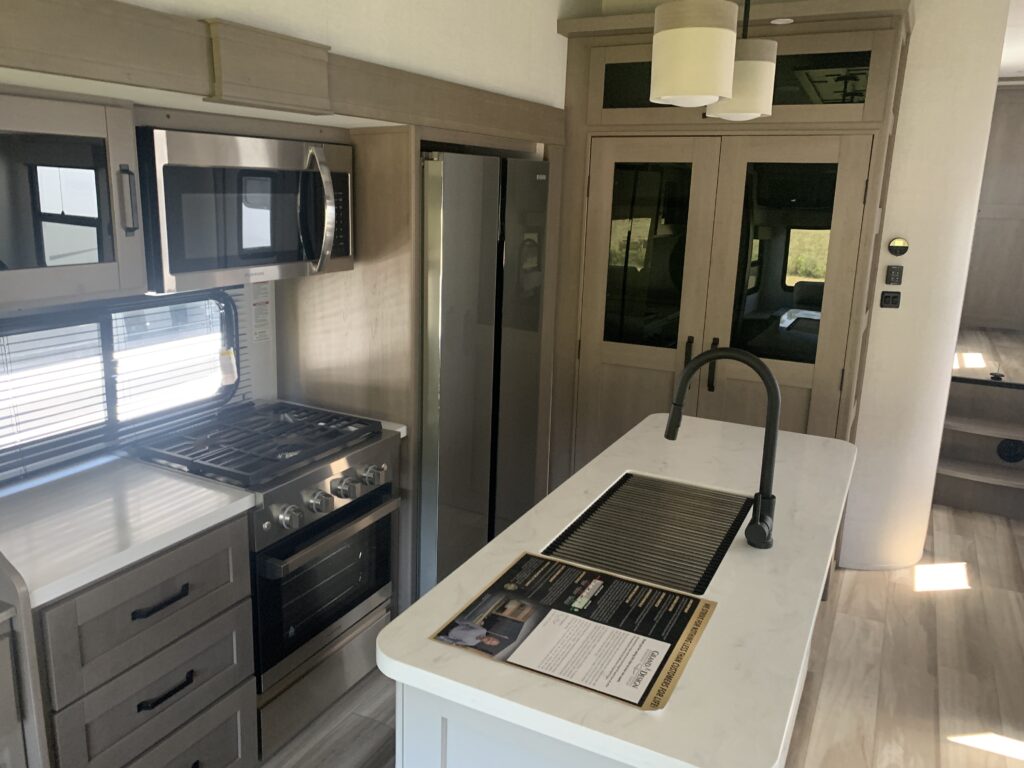 2025 GRAND DESIGN REFLECTION 367BHS 5TH WHEEL | Roy's RV Supercenter in ...